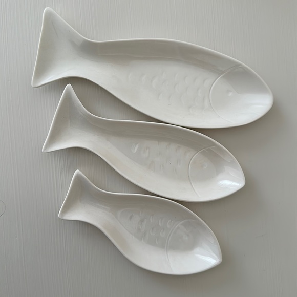 Pottery Barn | Dining | Pottery Barn Melanie Fish Serving Plates | Poshmark